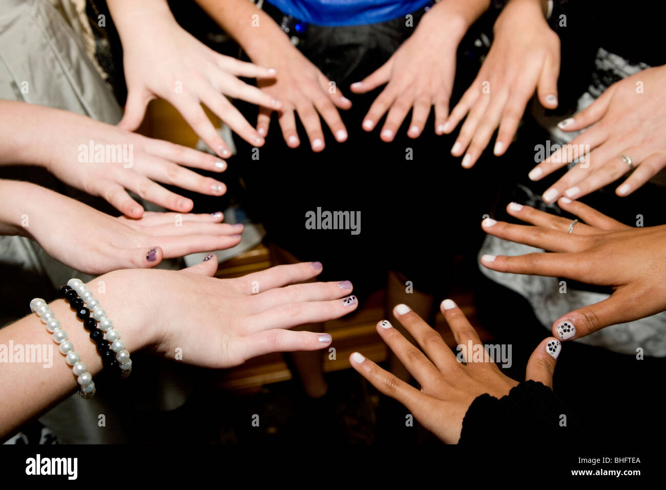 8th grade girls hi-res stock photography and images - Alamy