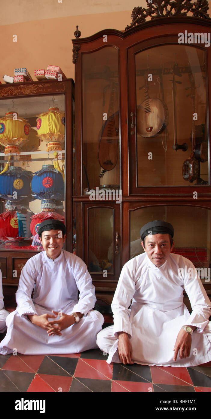 Temple musicians hi-res stock photography and images - Alamy