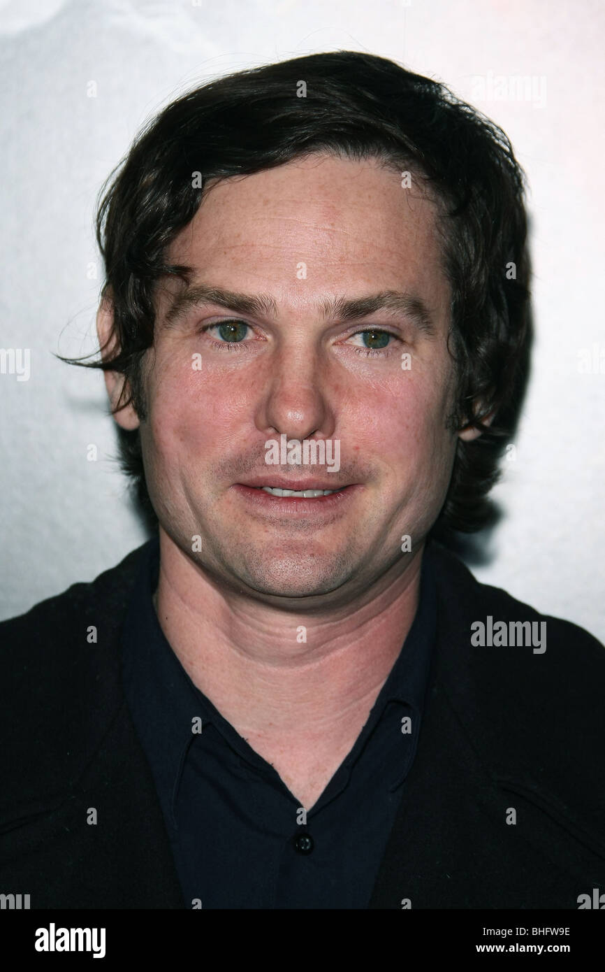 Henry thomas actor hi-res stock photography and images - Alamy