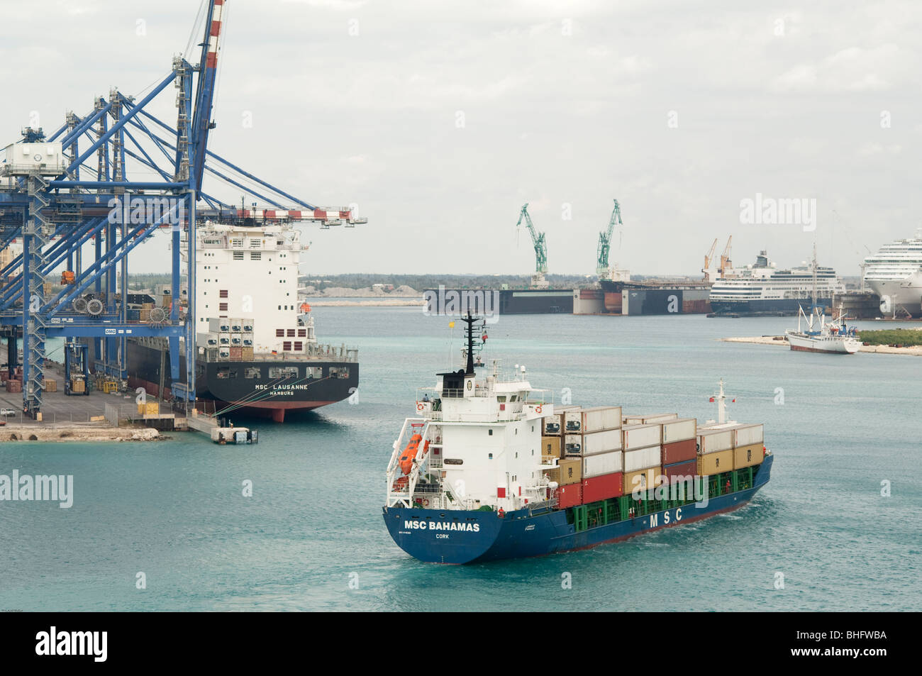 Cargo boat "MSC Bahamas" maneuvers with a load of containers in the ...