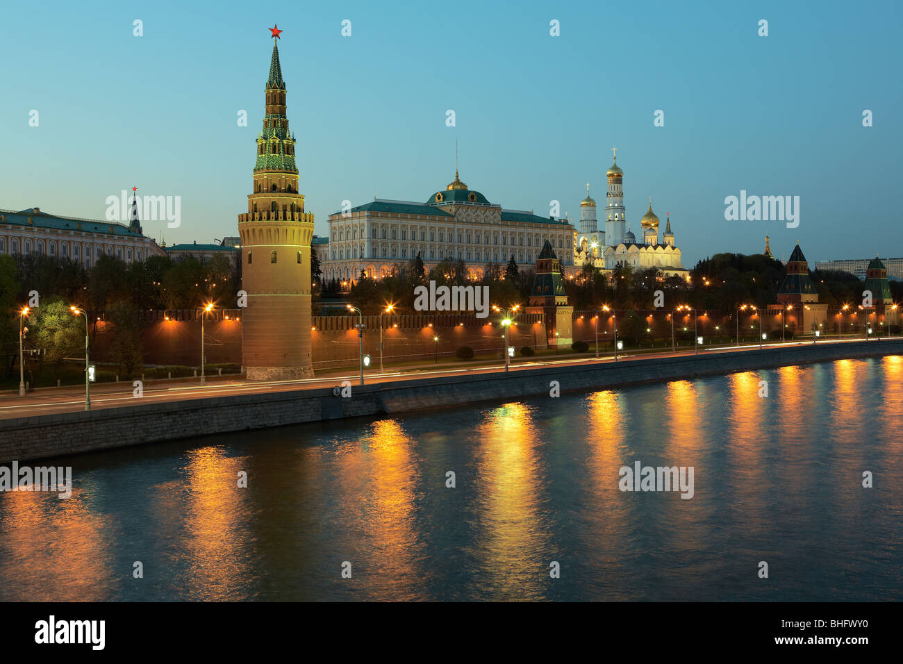 Kremlin embankment moscow river hi-res stock photography and images - Alamy