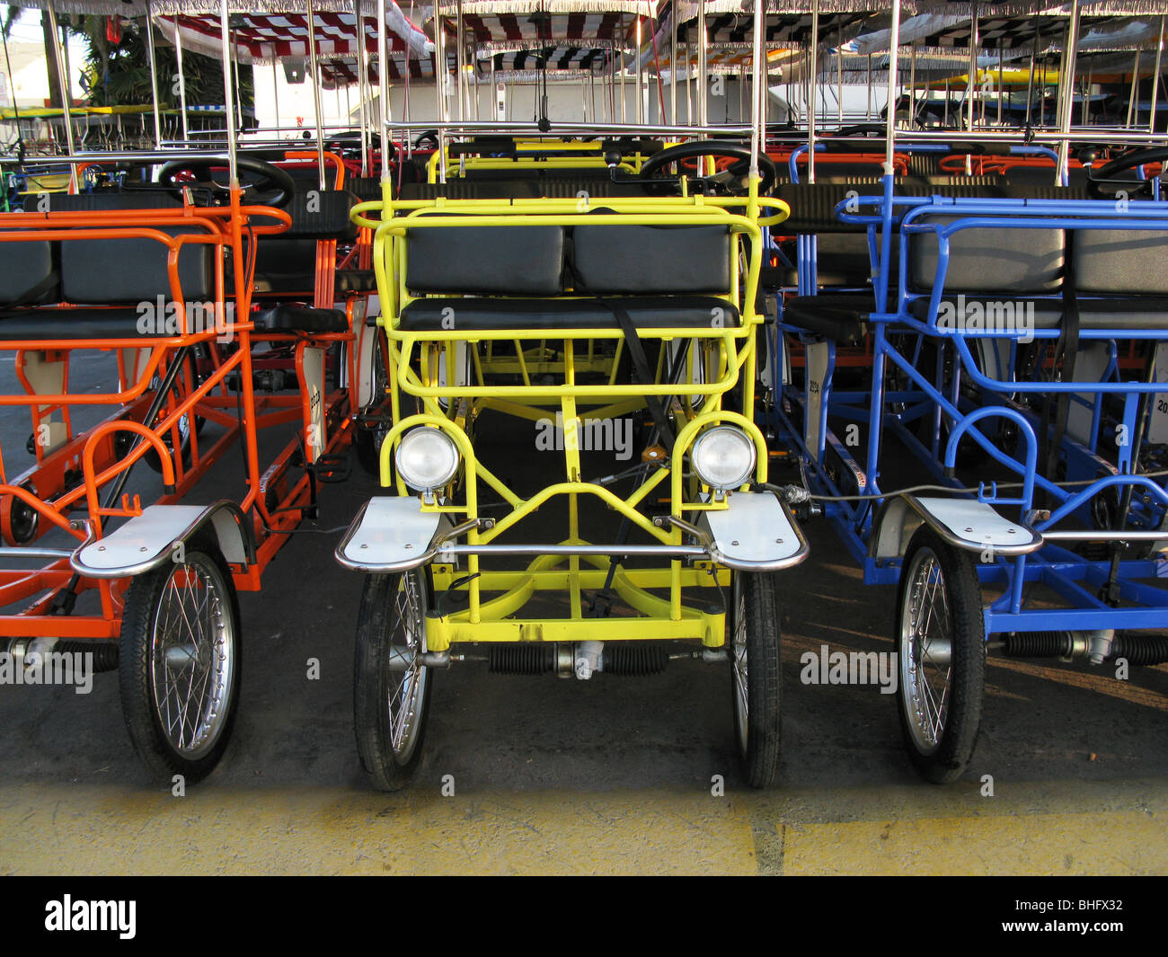 Group 4 cars hi-res stock photography and images - Alamy