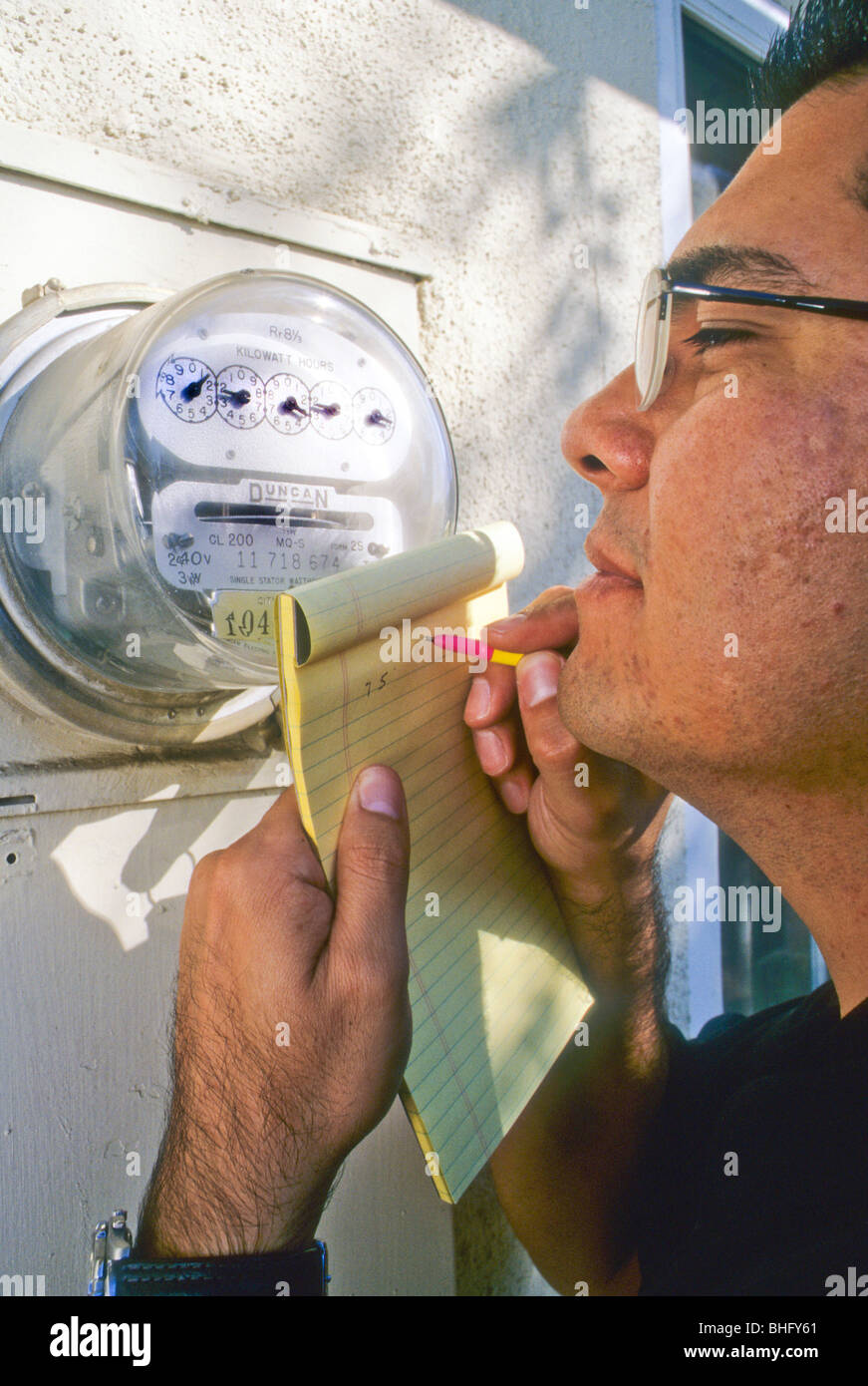 Electric meter man hi-res stock photography and images - Alamy