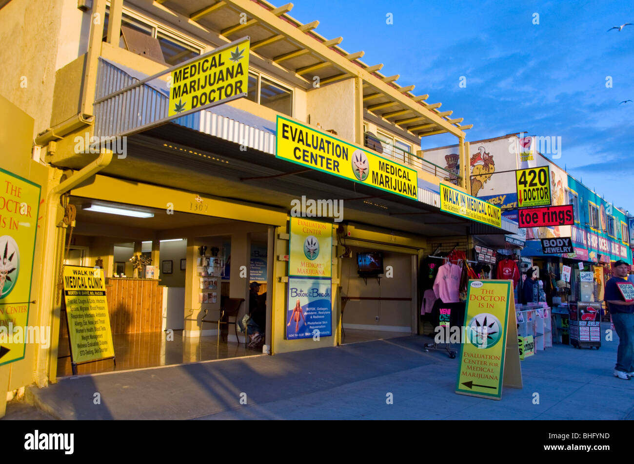 Marijuana shop california hi-res stock photography and images - Alamy