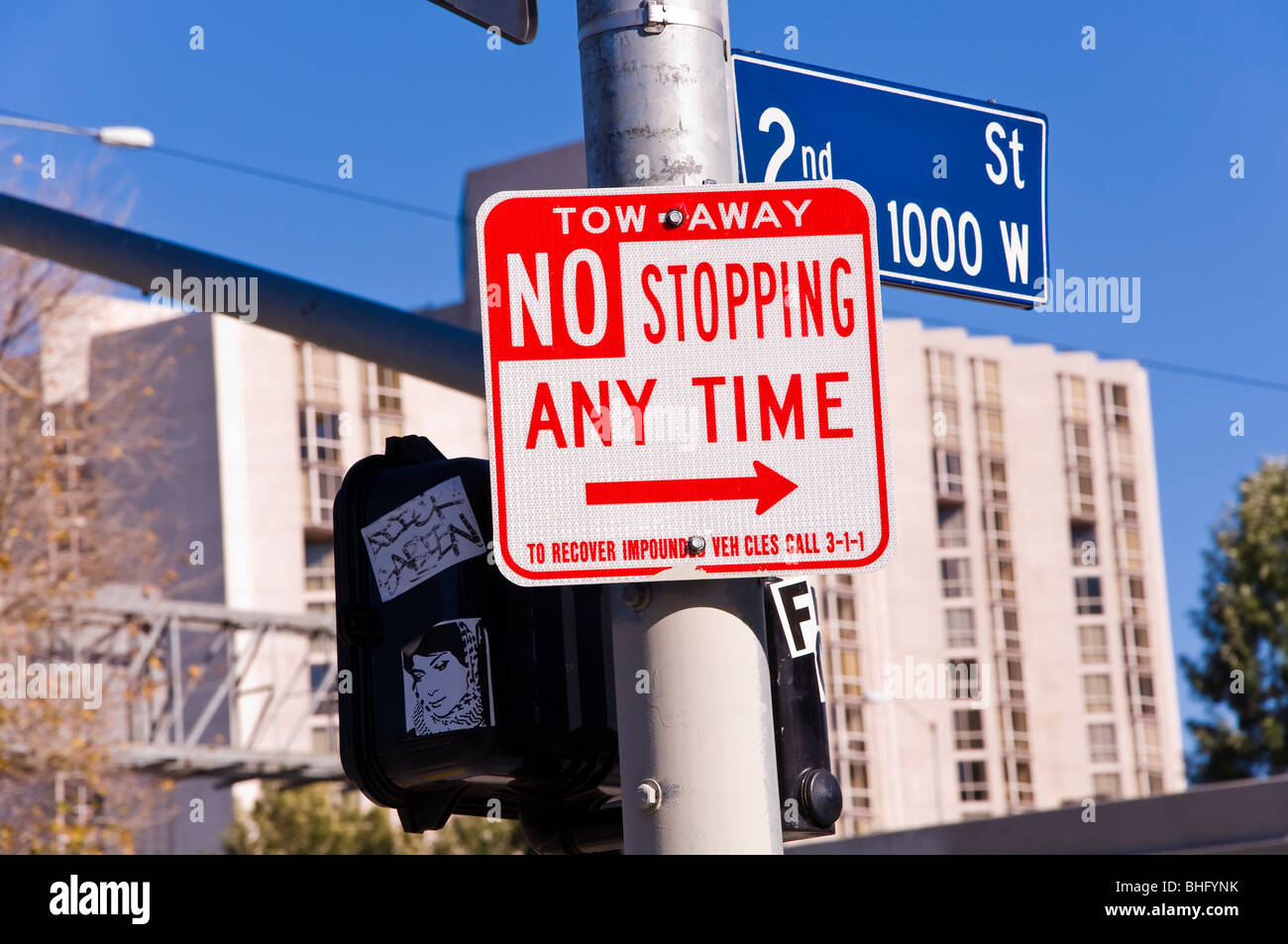 No Stopping Sign Stock Photo - Alamy