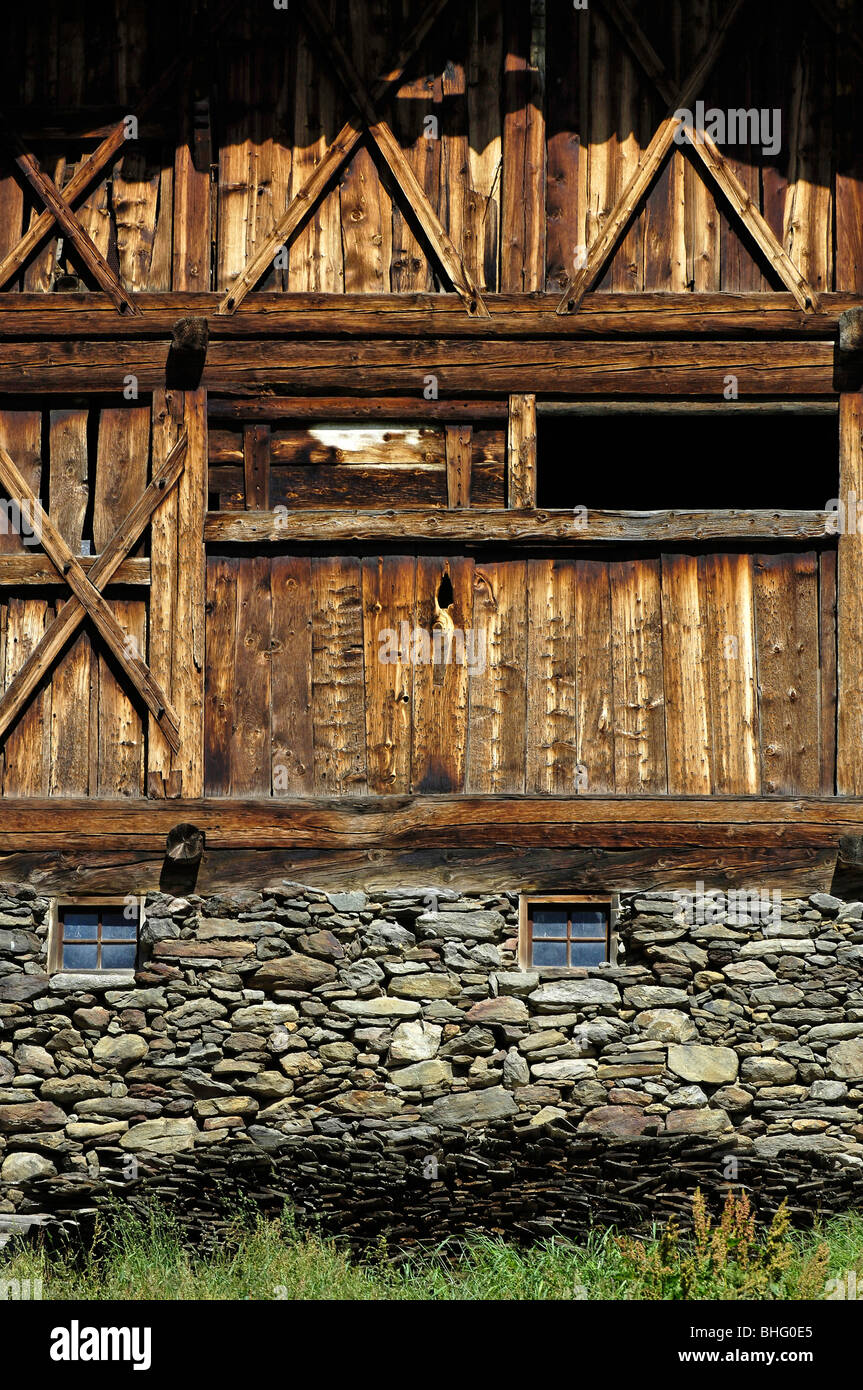 Farm houses hi-res stock photography and images - Alamy