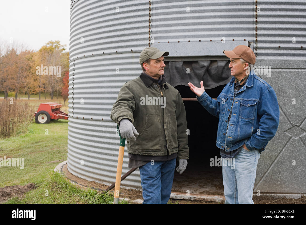 Two farmers talking hi-res stock photography and images - Alamy