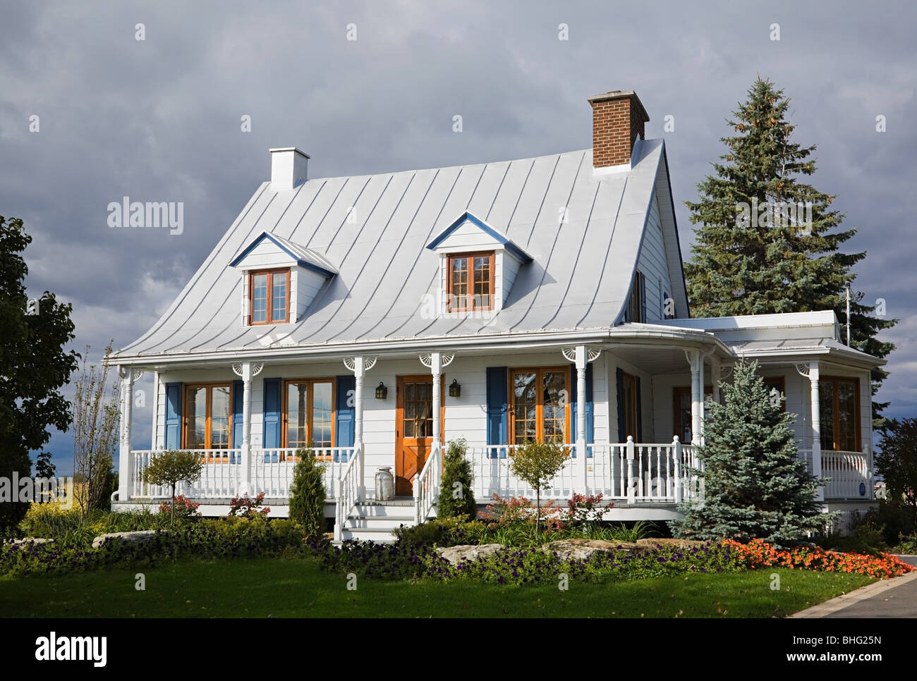 House exterior hi-res stock photography and images - Alamy
