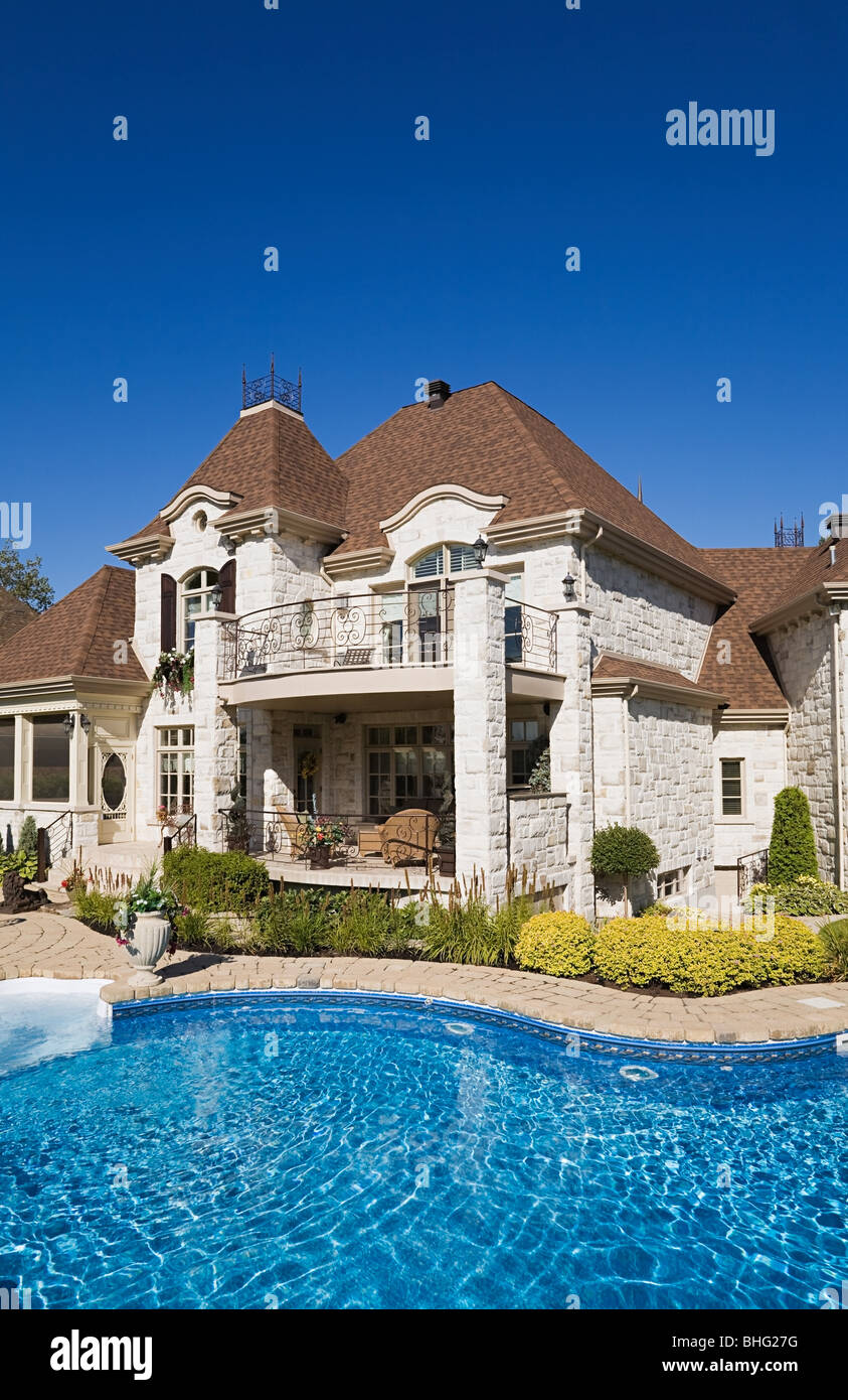 Large house hi-res stock photography and images - Alamy