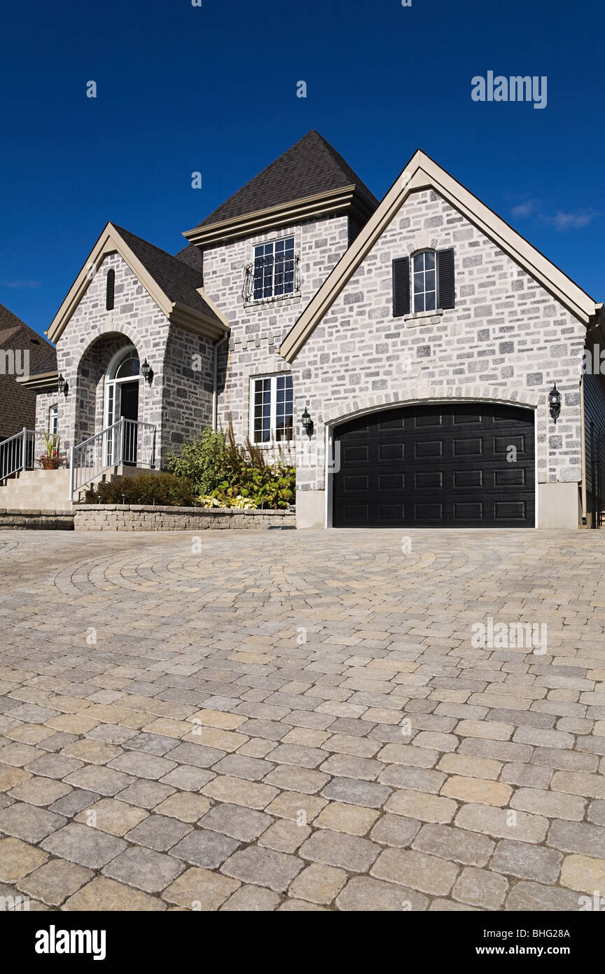 Canadian suburban driveway hi-res stock photography and images - Alamy