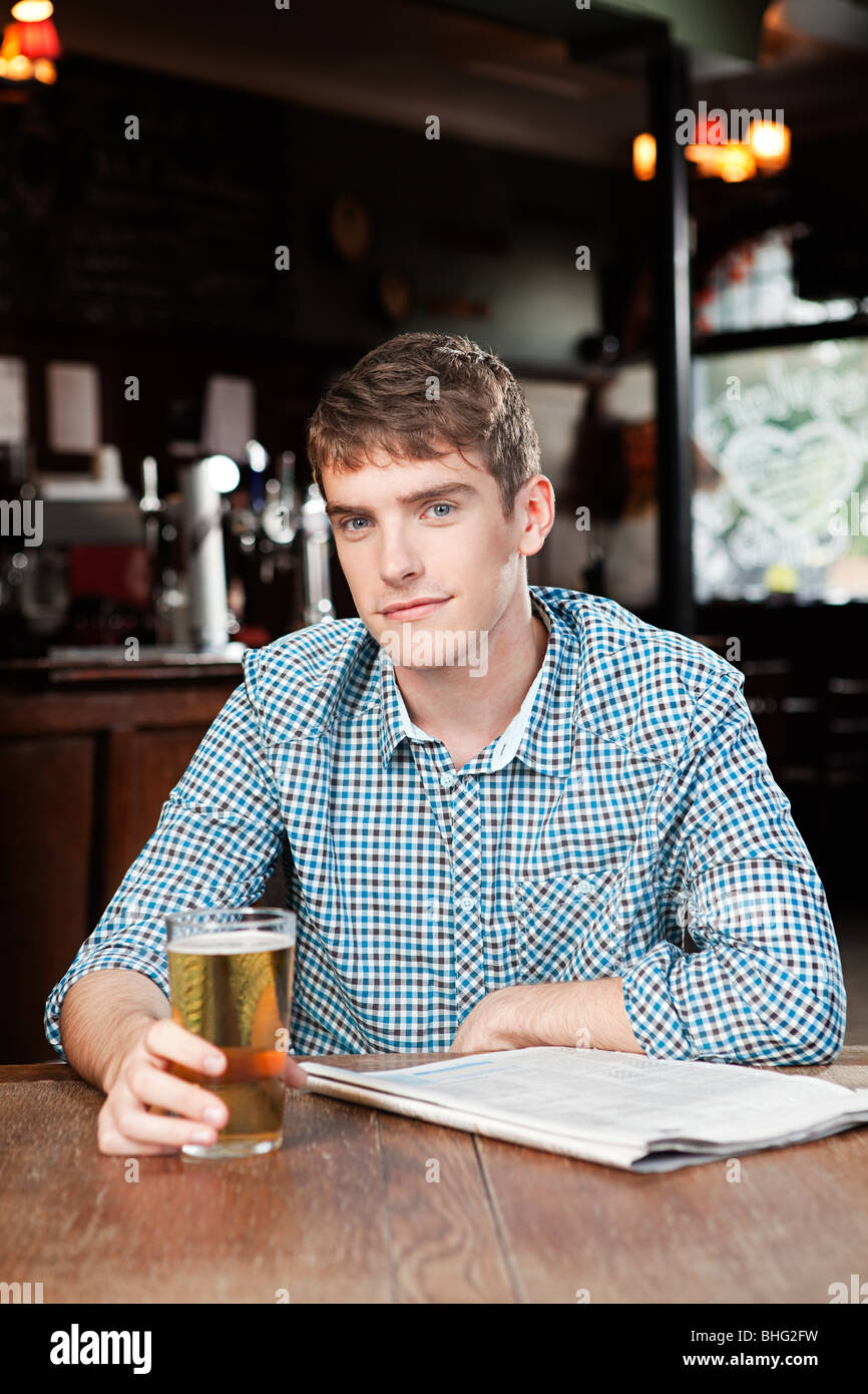 Man sitting bar public hi-res stock photography and images - Alamy