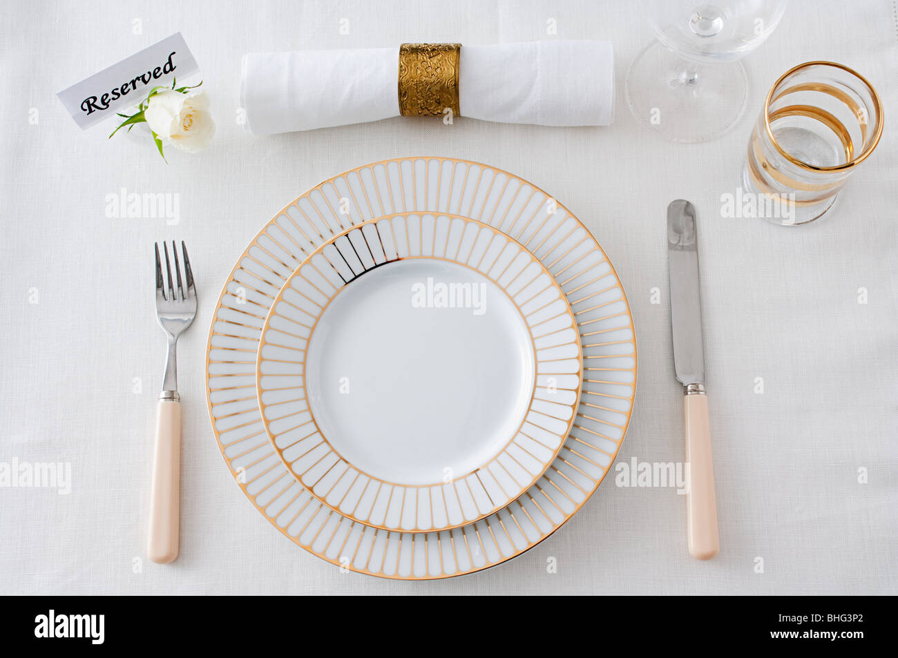 Restaurant place setting Stock Photo - Alamy
