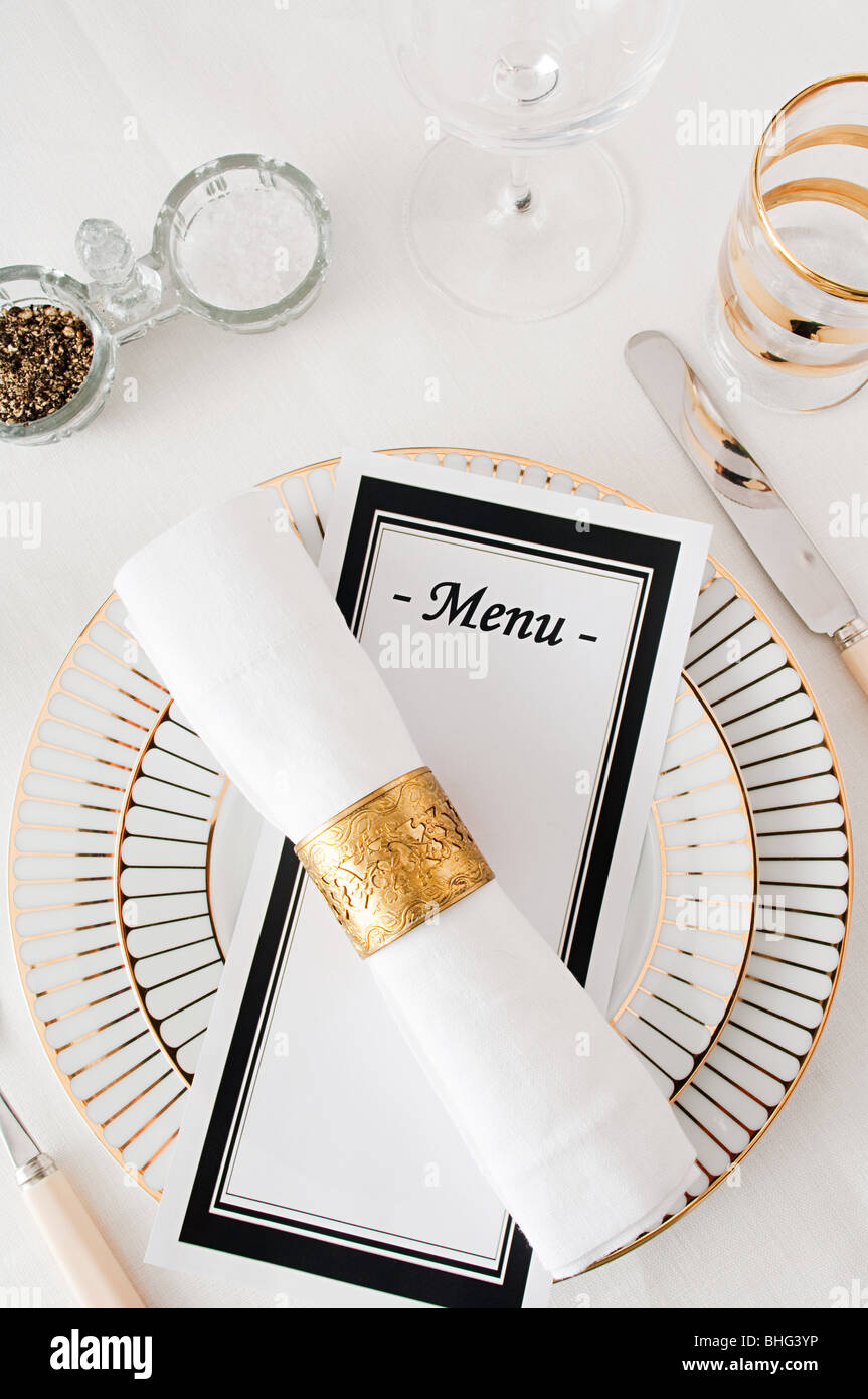 Restaurant place setting Stock Photo - Alamy