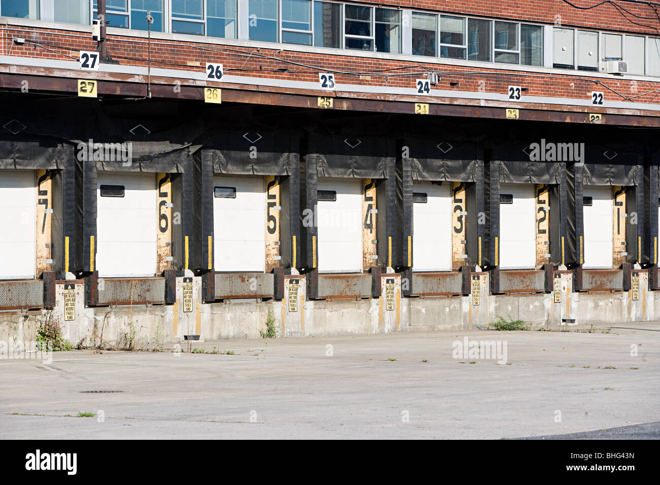 Loading bay hi-res stock photography and images - Alamy