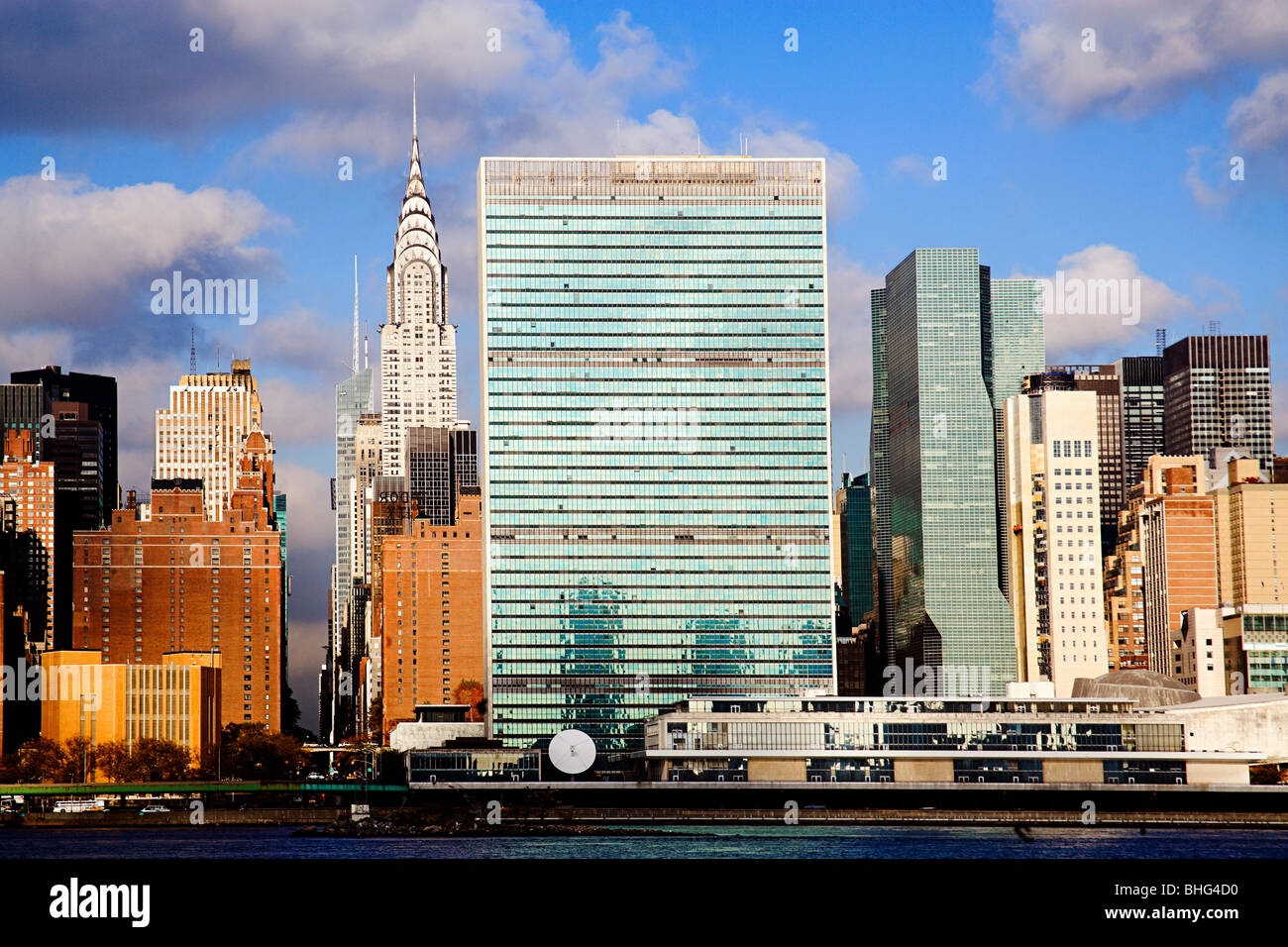 United nations building and skyscrapers new york Stock Photo - Alamy