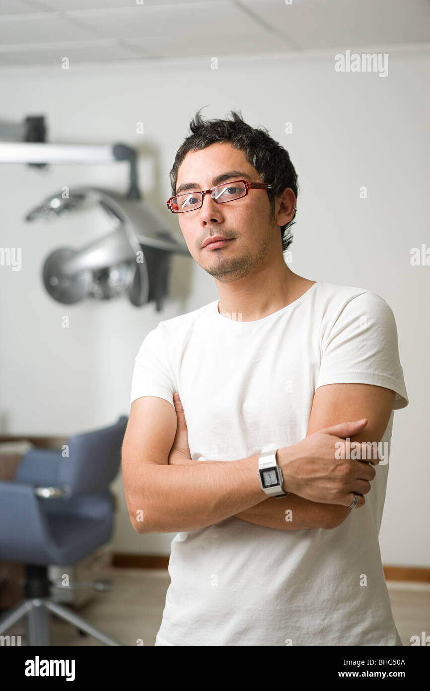 Portrait of a hairdresser Stock Photo - Alamy