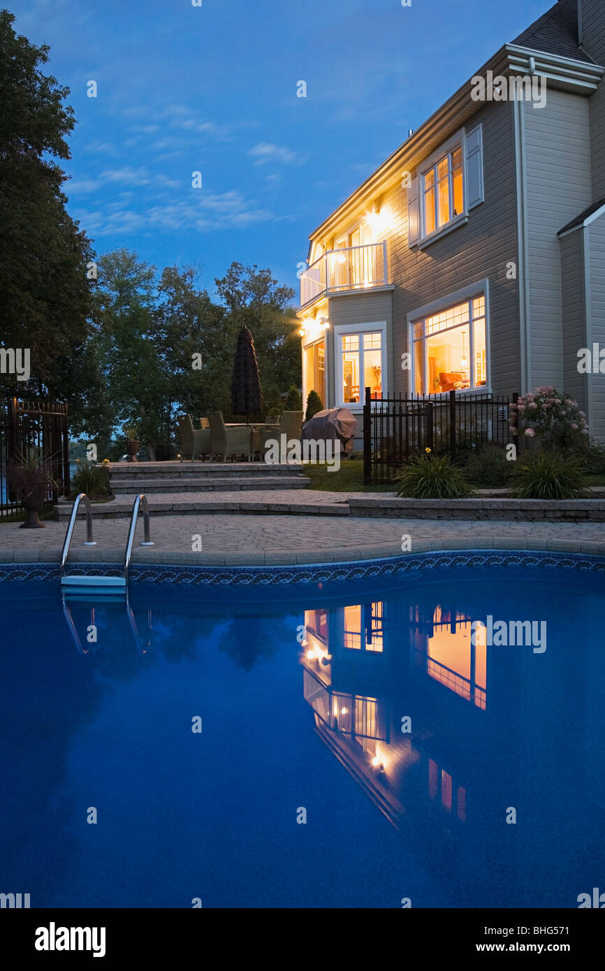 Luxury house swimming pool illuminated hi-res stock photography and ...