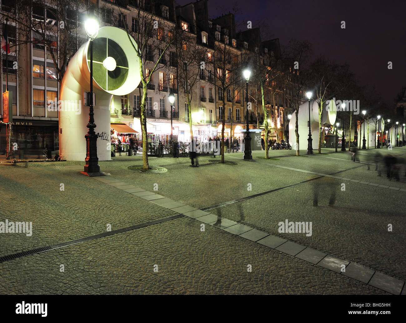 Centre pompidou by night hi-res stock photography and images - Alamy
