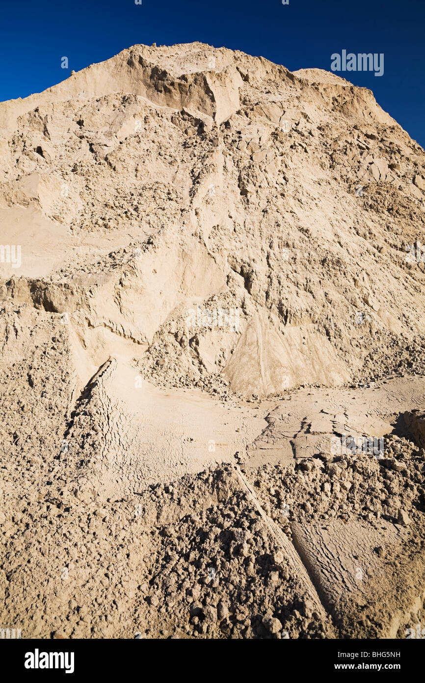 Sand pile blue sky construction hi-res stock photography and images - Alamy