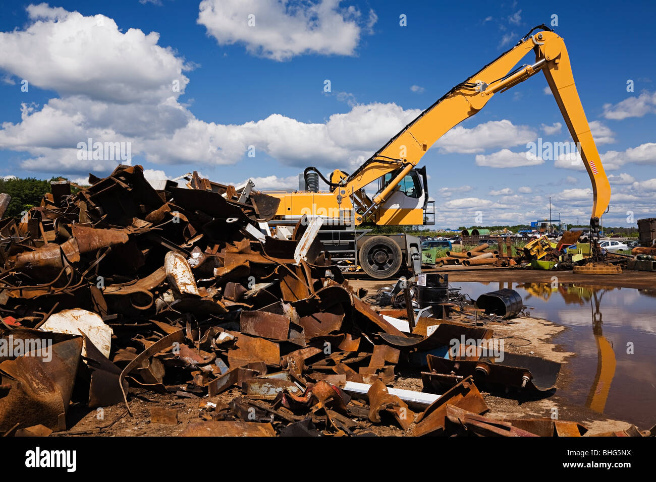 Junk yard scrap yard in hi-res stock photography and images - Alamy