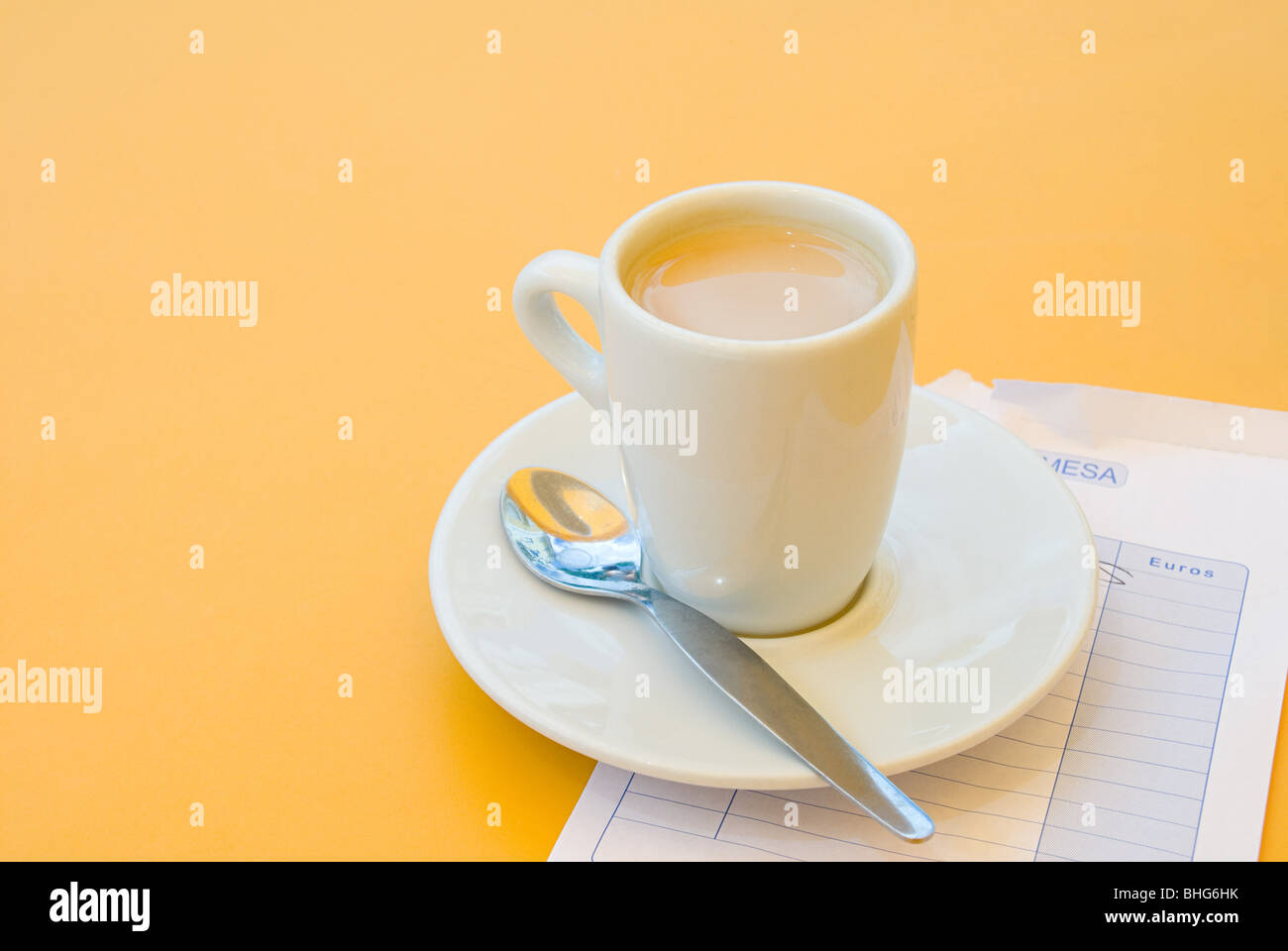 Cafe bill cutout hi-res stock photography and images - Alamy