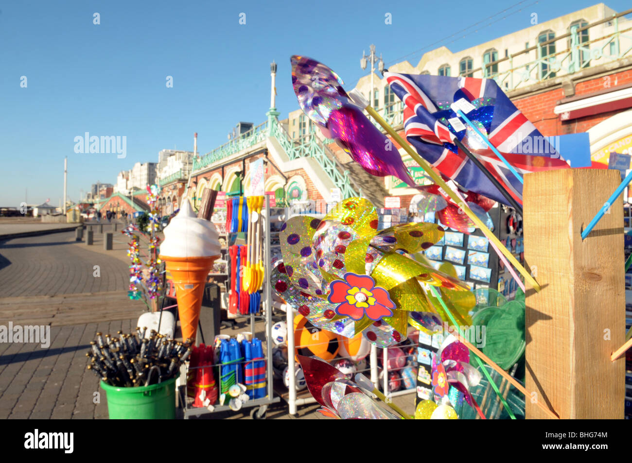 Kids at seaside hi-res stock photography and images - Alamy