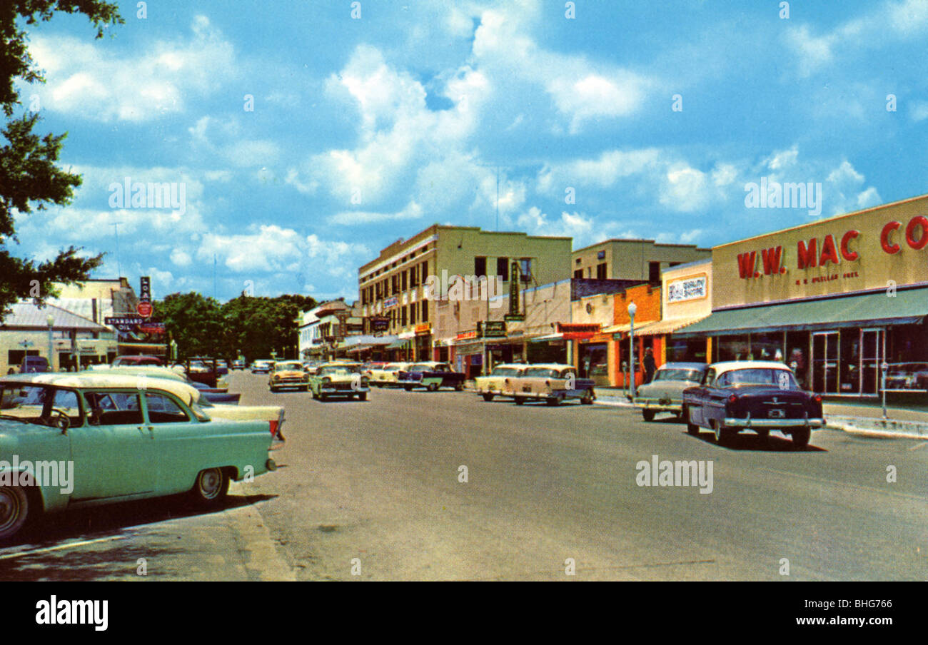 Ridgewood Avenue looking towards Circle Park, Sebring, Florida, USA ...