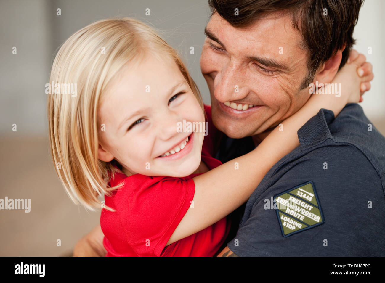 father and daughter hugging Stock Photo - Alamy