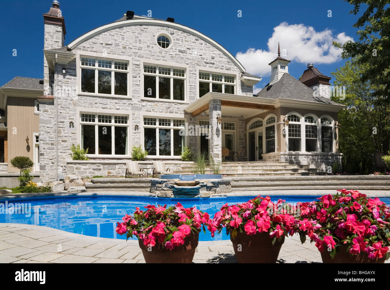 Large summer house hi-res stock photography and images - Alamy