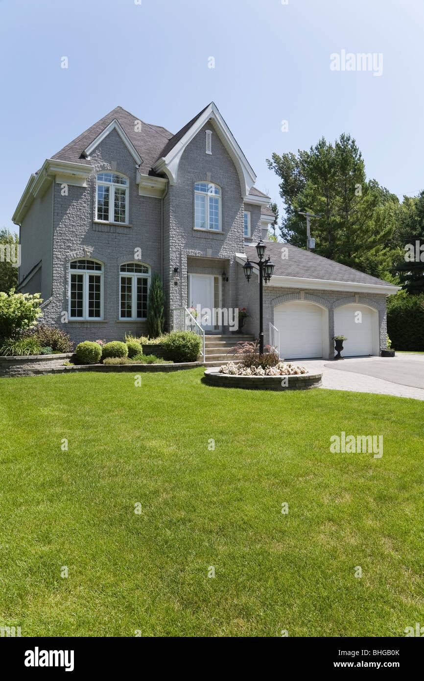 Luxury detached house hi-res stock photography and images - Alamy