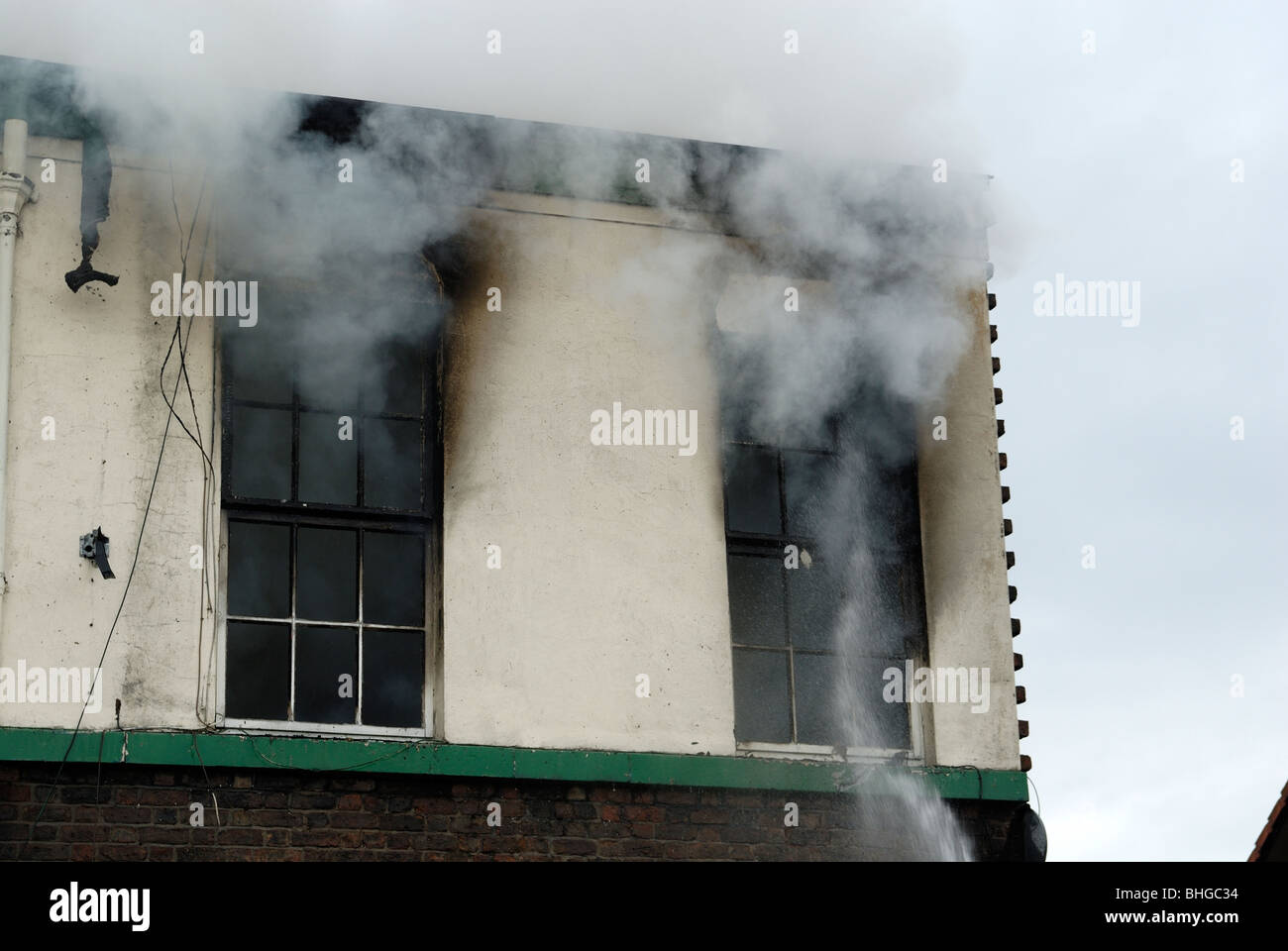 Pub windows hi-res stock photography and images - Alamy
