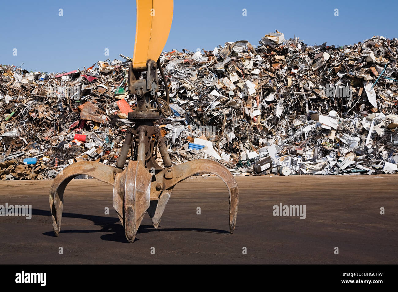 Mechanical waste hi-res stock photography and images - Alamy