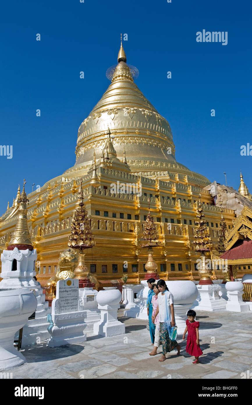 Bagan people hi-res stock photography and images - Alamy