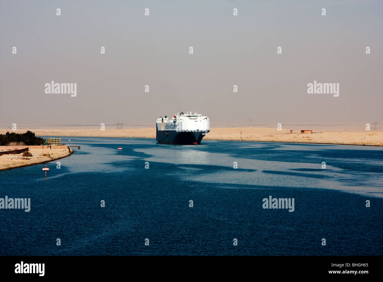 Suez canal hi-res stock photography and images - Alamy