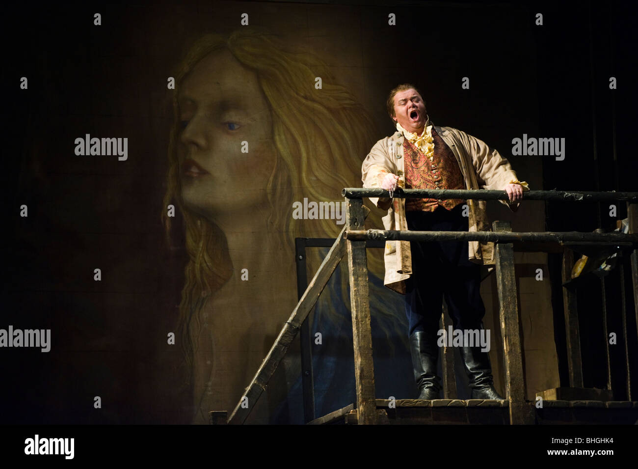 Opera singer art hi-res stock photography and images - Alamy