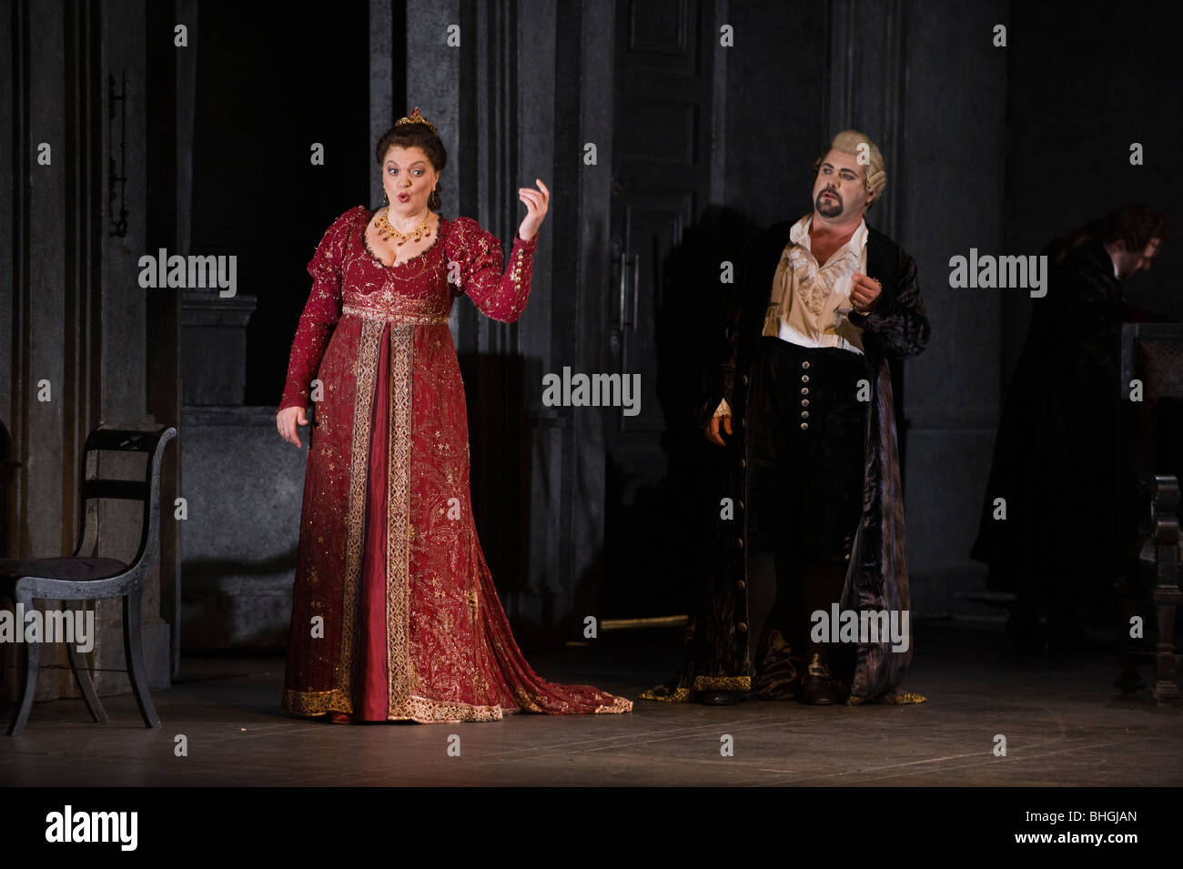 Opera singer stage hi-res stock photography and images - Alamy