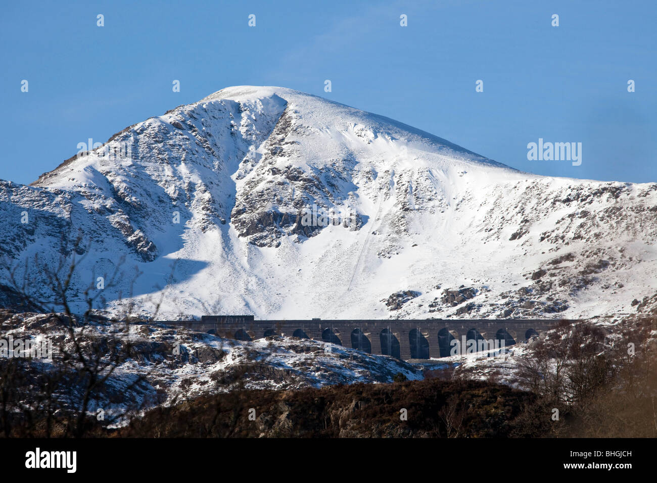 Stwlan Dam with Moelwyn Mawr Stock Photo - Alamy