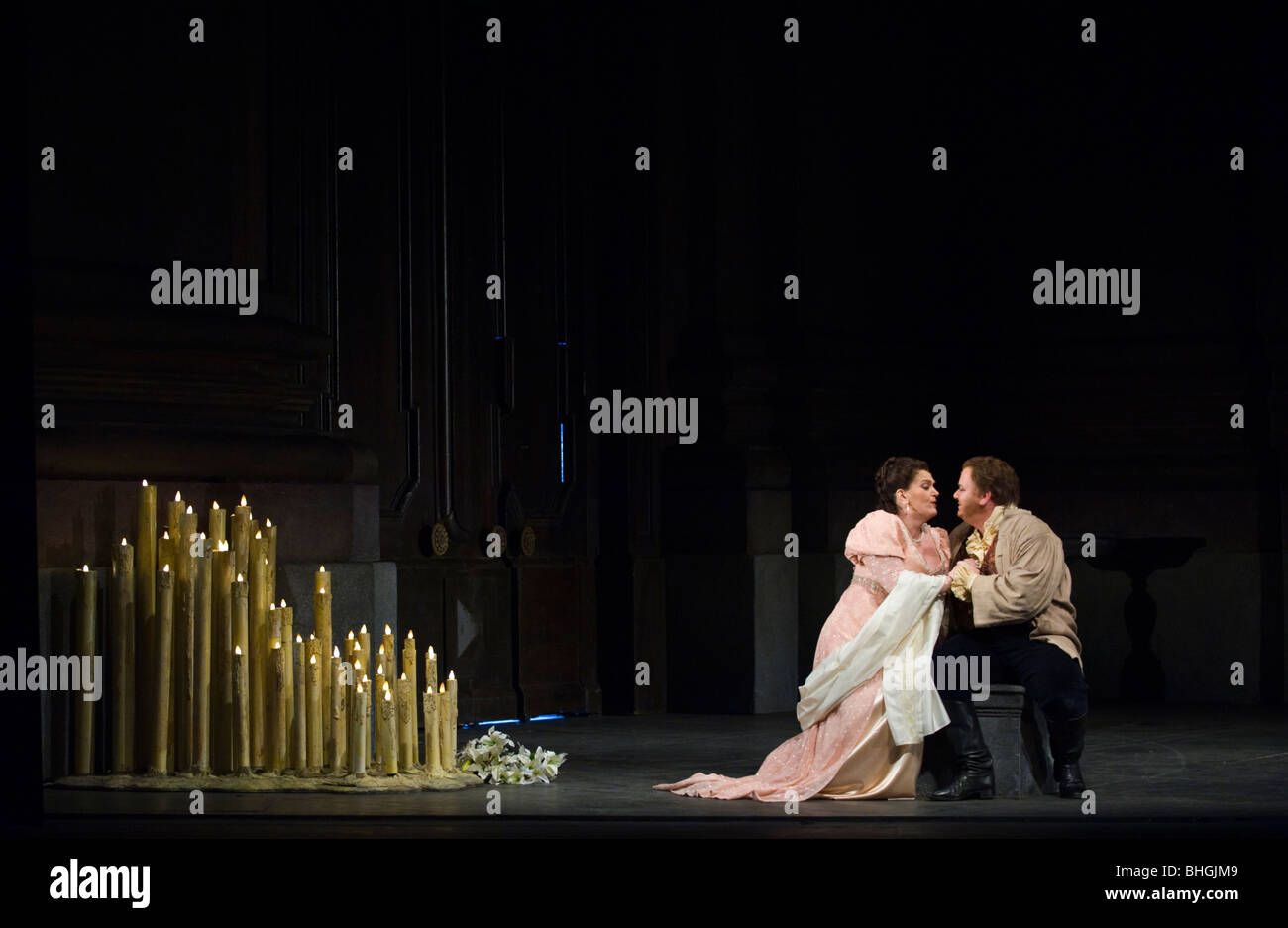 Female opera performance hi-res stock photography and images - Alamy