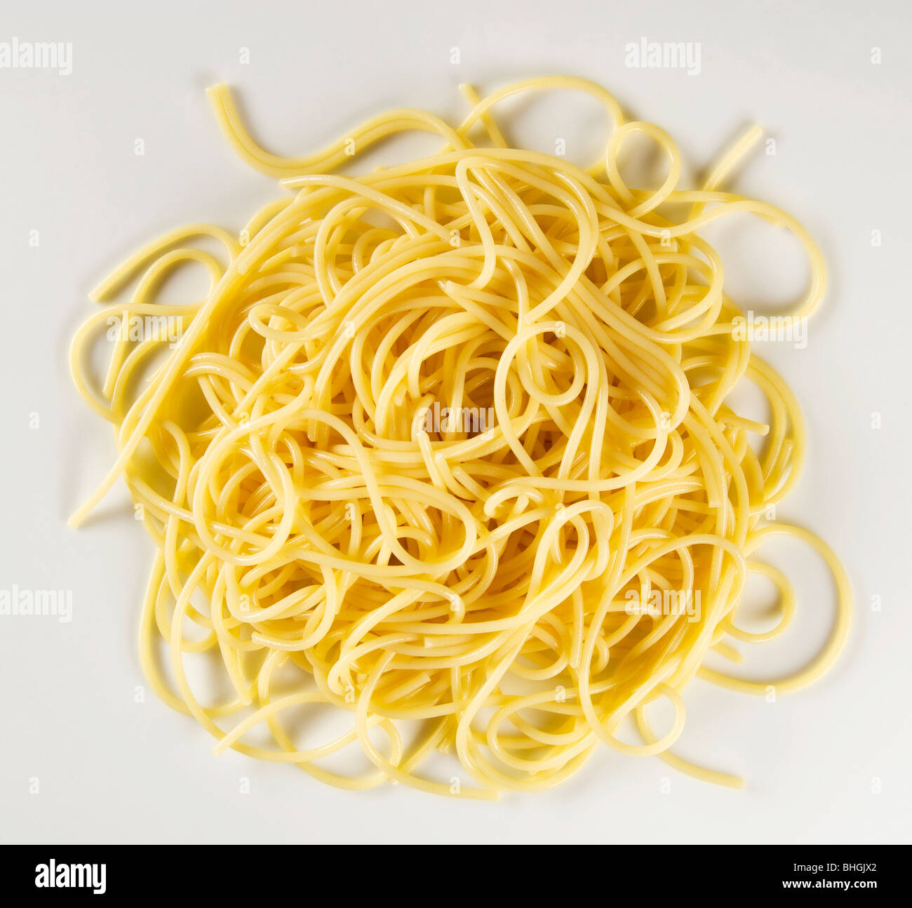 Overhead view of boiled spaghetti Stock Photo - Alamy