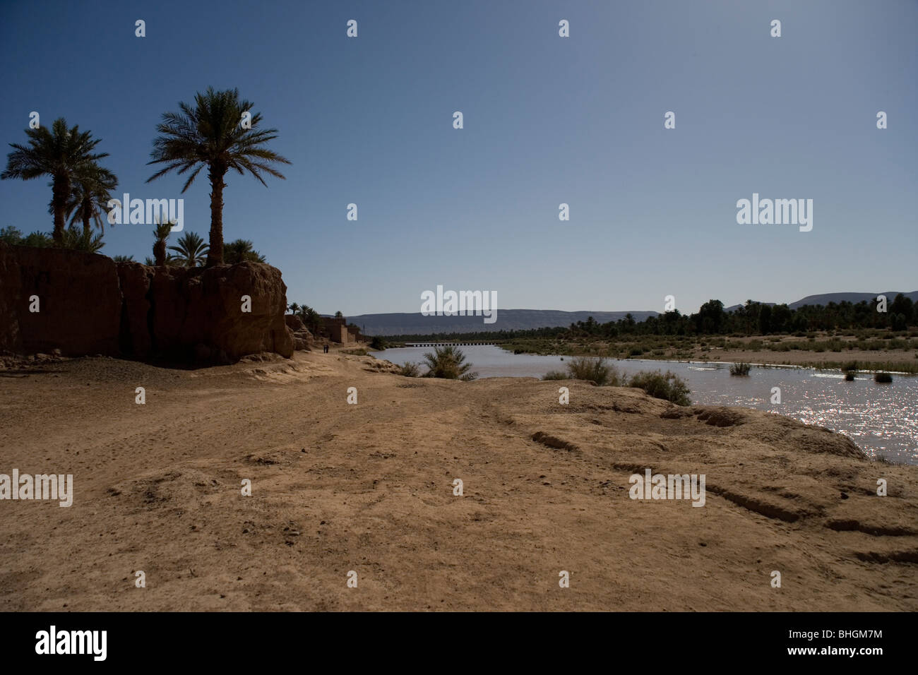 The Draa river in the village of Tinfou in the Sahara desert near ...