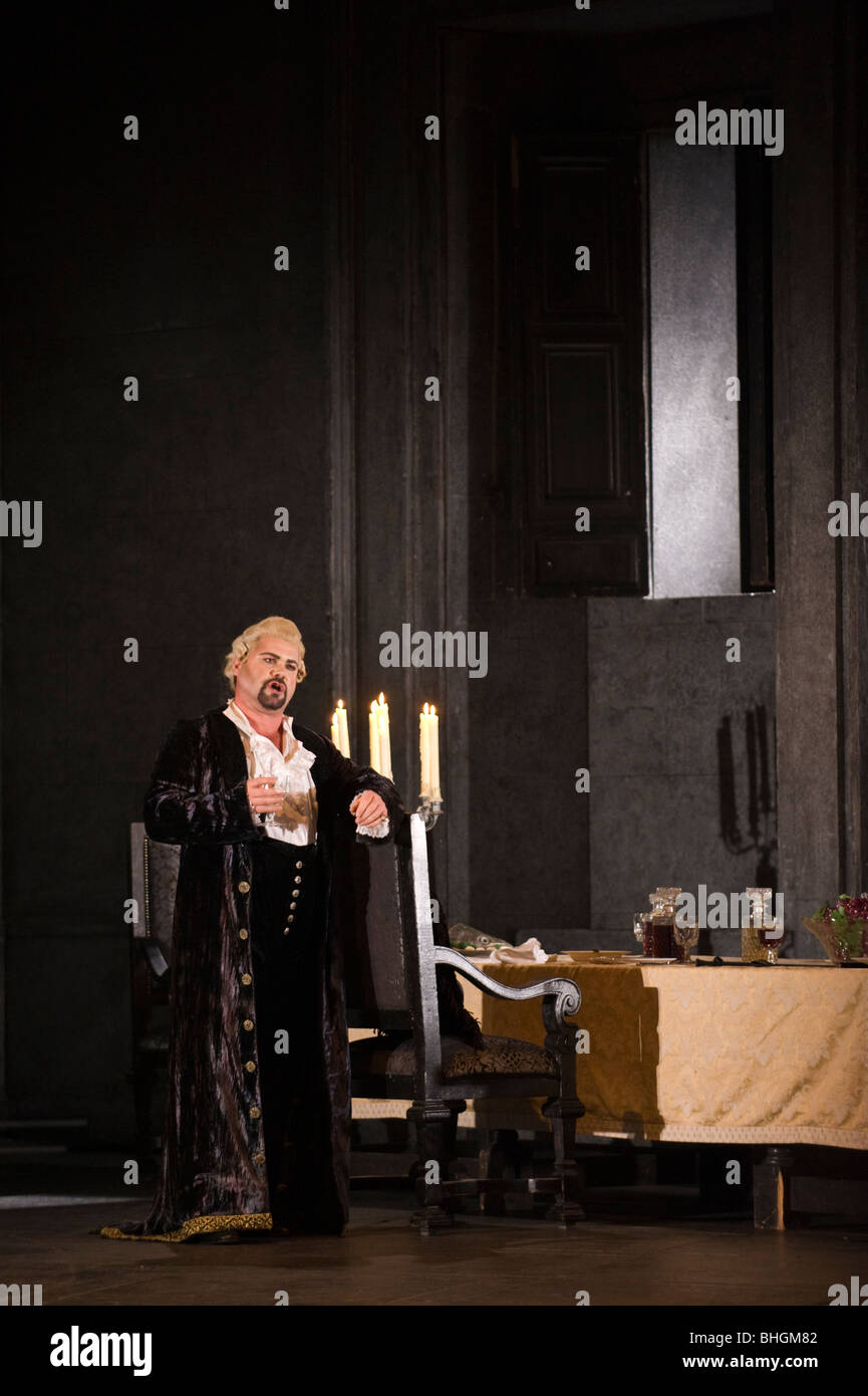 Tosca hi-res stock photography and images - Alamy