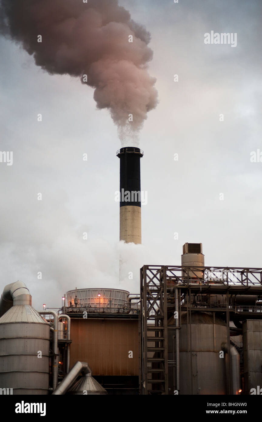 Air pollution steam vapor smoke stack hi-res stock photography and ...
