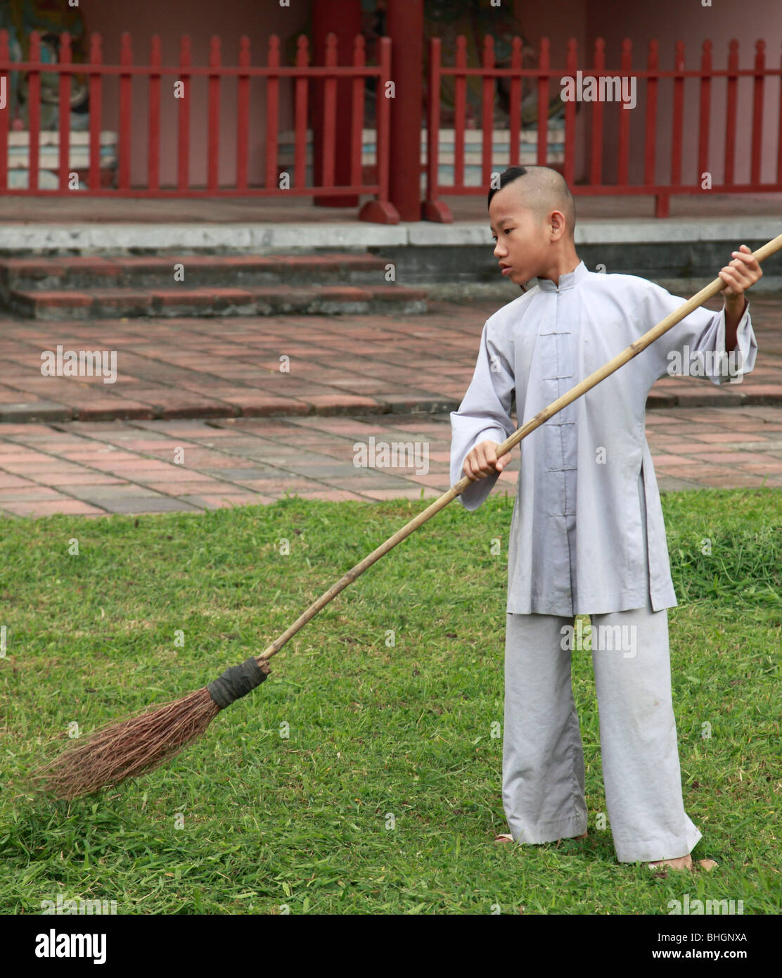 Monk gardening hi-res stock photography and images - Alamy