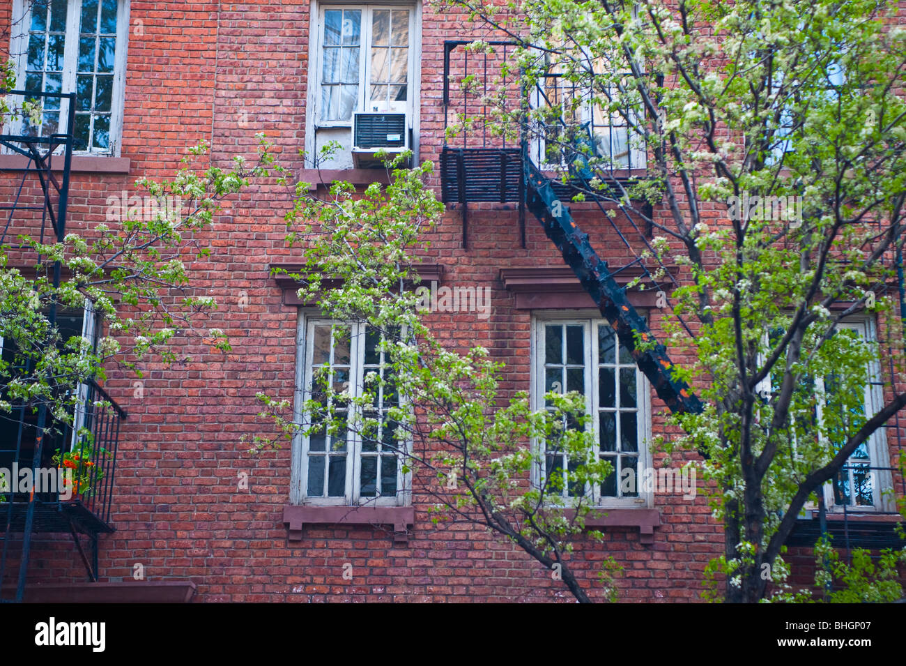 Old brick apartment buildings in a big city Stock Photo - Alamy