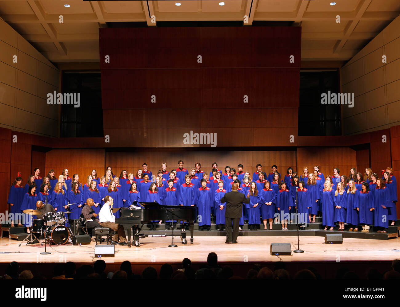 School hall stage hi-res stock photography and images - Alamy