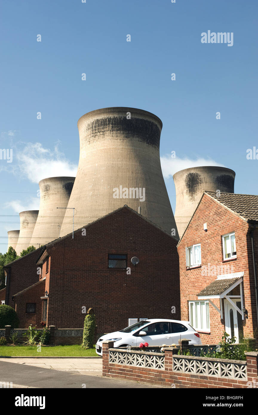 Ferrybridge power station hi-res stock photography and images - Alamy