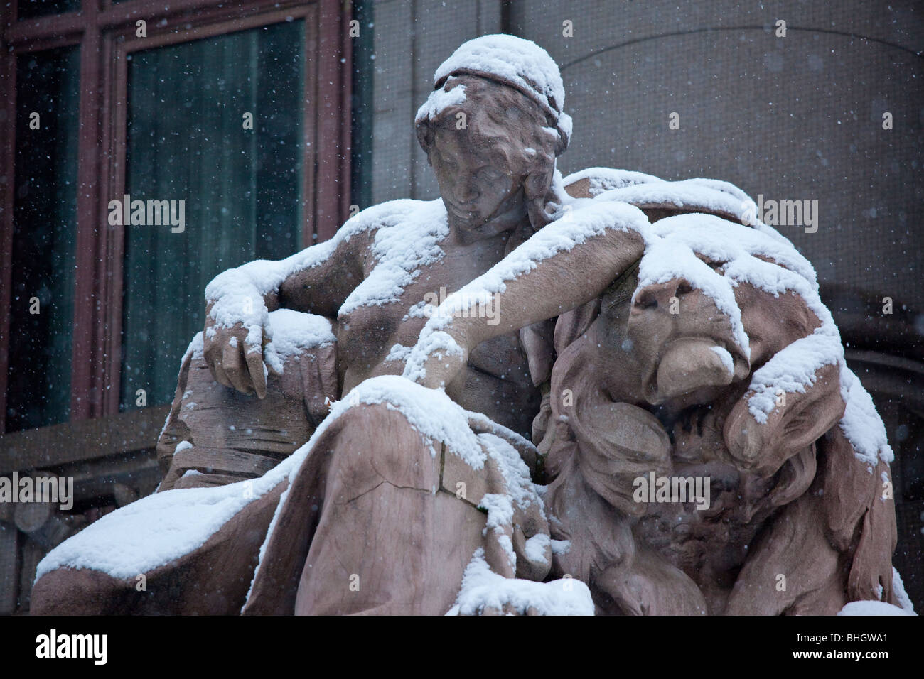 Statue in front of National Museum of the American Indian (Smithsonian ...