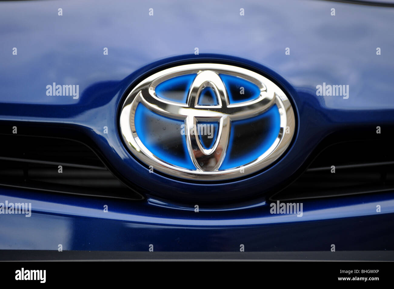Prius logo hi-res stock photography and images - Alamy
