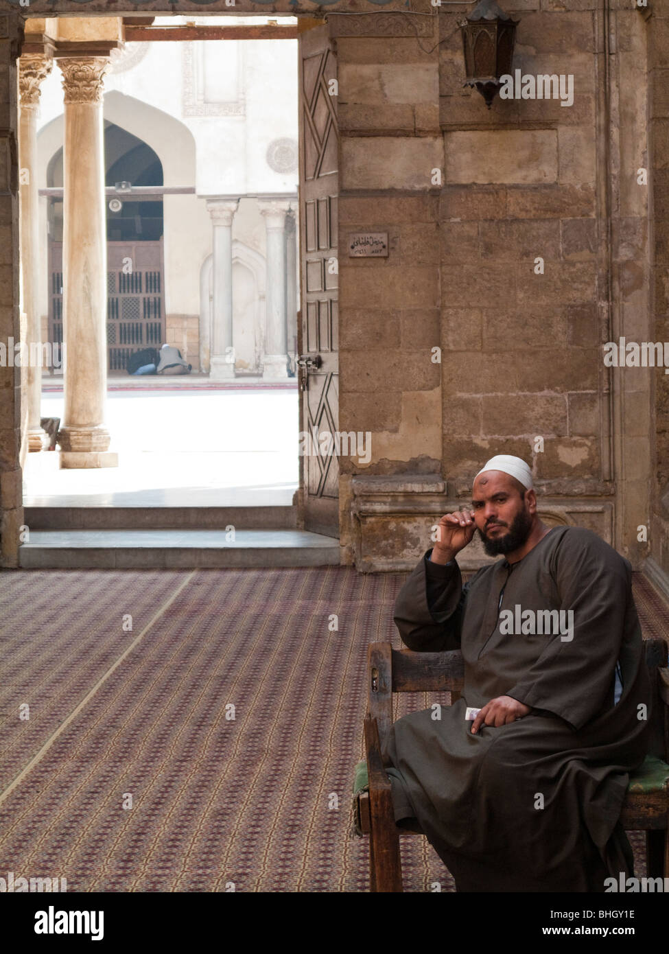 guardian at entrance, al-Azhar mosque, Cairo, Egypt Stock Photo - Alamy