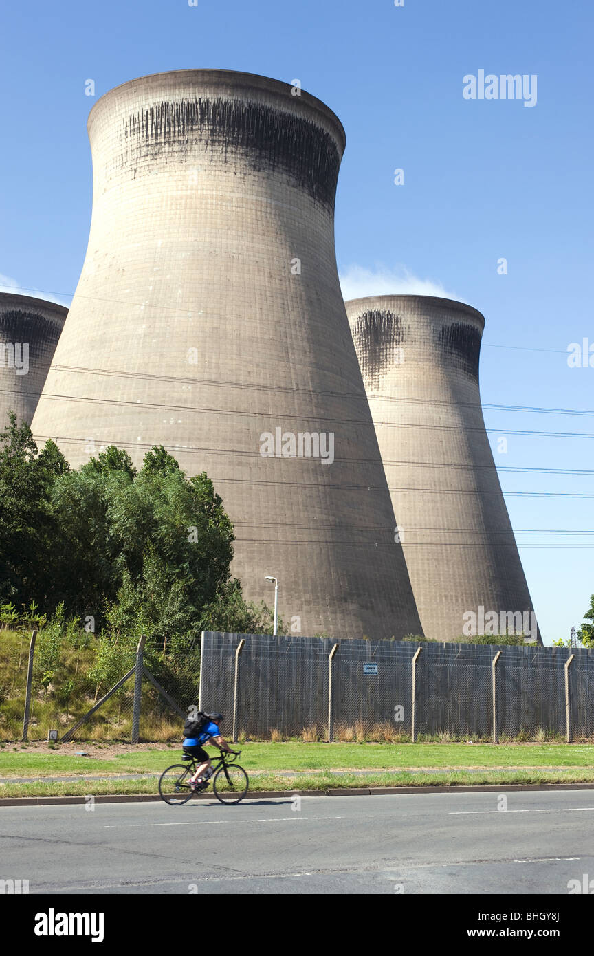Ferrybridge power station hi-res stock photography and images - Alamy